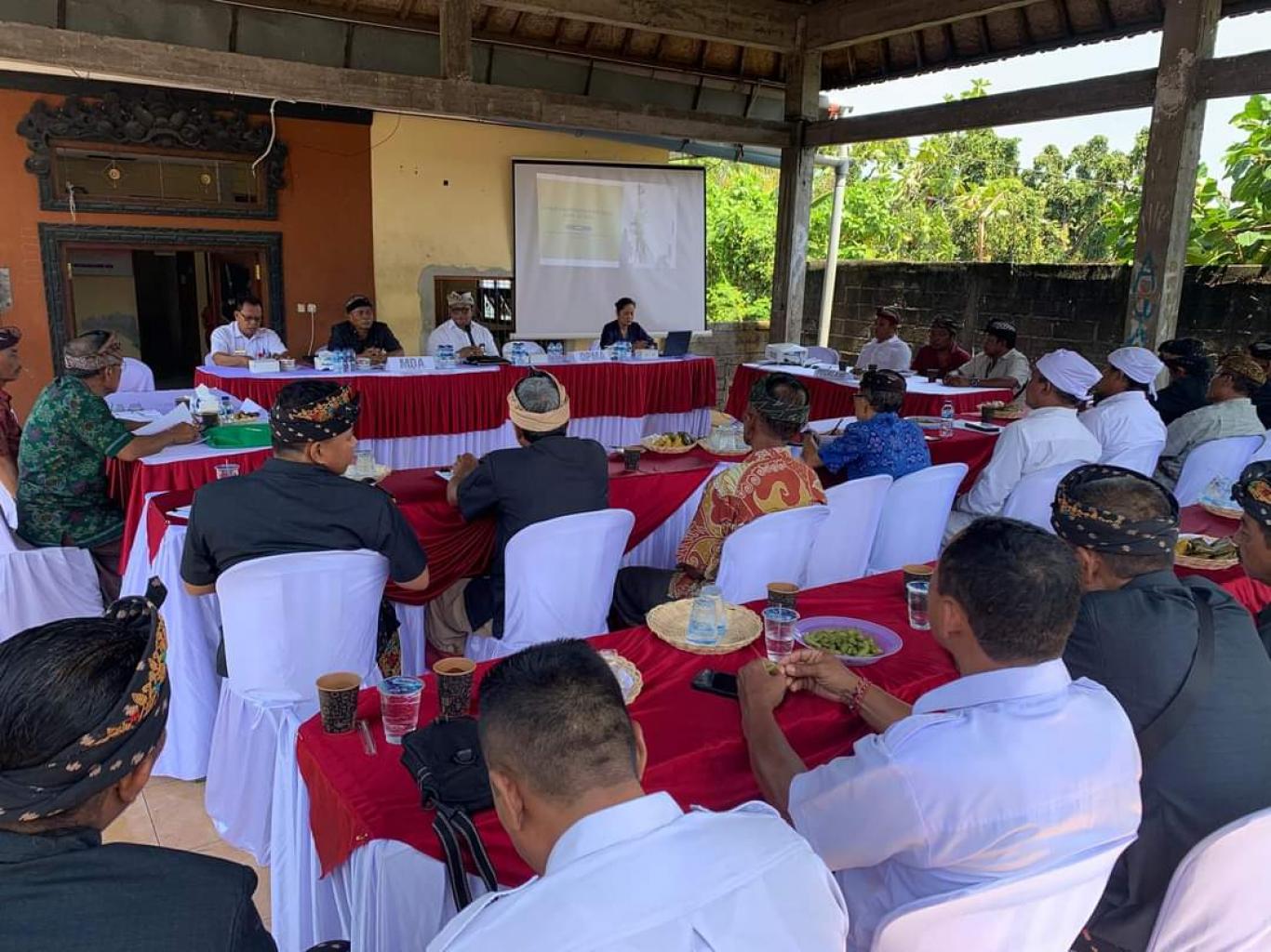Penyusunan Awig - Awig Pararem Desa Adat Oleh Tim Dinas Pemberdayaan ...